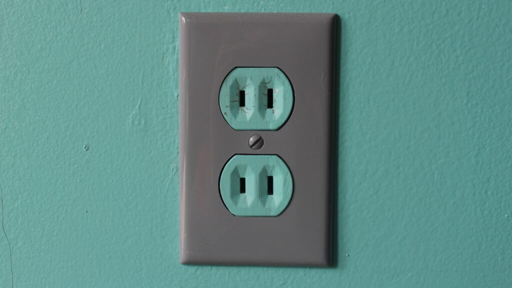8 Signs Something’s Off With Your Electrical System – Fix It Homestead